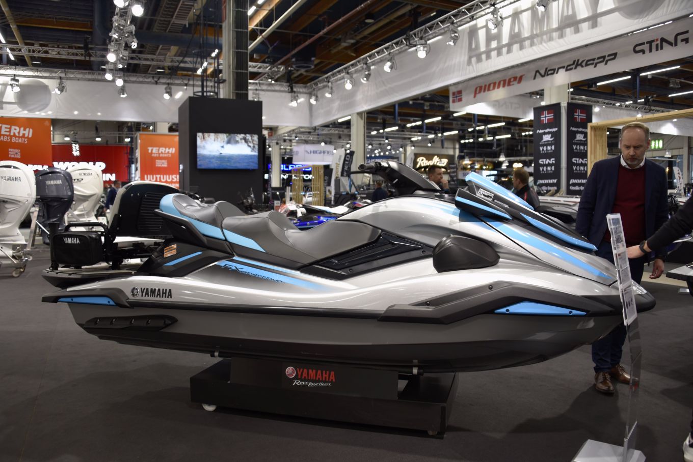 Vene 24 Båt: Yamaha HO -vesijettimoottori | Totalvene.fi